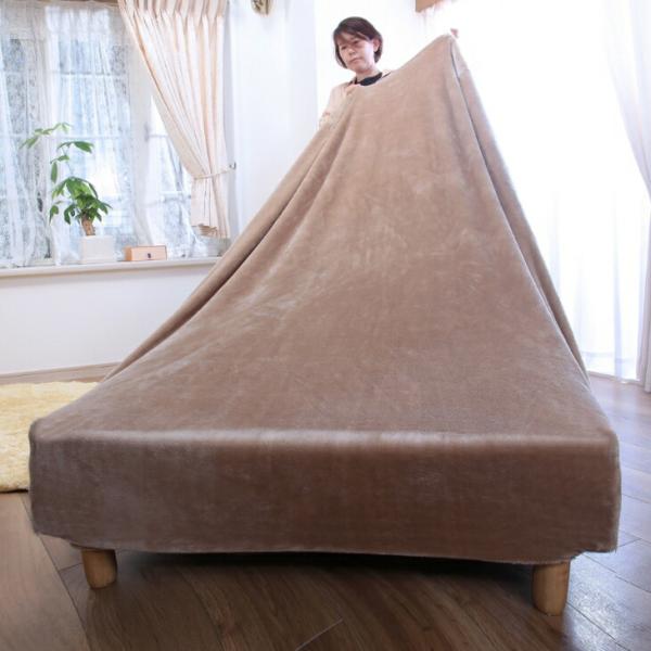 毛足の長くて柔らかいムートン調ファーに吸湿発熱繊維を使用しています。グーンと伸びてぴったりフィットするのびのびタイプのシーツです。全周囲ゴム入りで取り付け簡単。●色/ベージュ●サイズ/約幅80〜100×奥行180〜210×高さ30cm、パイ...