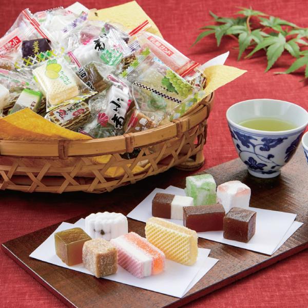 ゼリーや羊羹など和菓子がたっぷり！昔懐かしい一口サイズの個包装和菓子が10種類入った食べやすい詰め合わせセット。甘さひかえめで美味しい人気の逸品です。お子様のおやつに、お茶うけに。便利な個包装タイプ。●内容量/1.5kg●賞味期限/製造日よ...