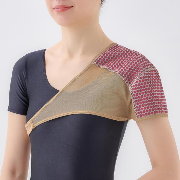 遠赤外線で肩を温めながら保護するサポーター遠赤外線を放射するサーモトロン ラジポカ ユニチカ(R)を肌側に使用しているので、冷えから肩を守ります。ブラックシリカ鉱石をパウダー状にしてサポーターの内側にプリント加工しています。肩をスッポリ包み...