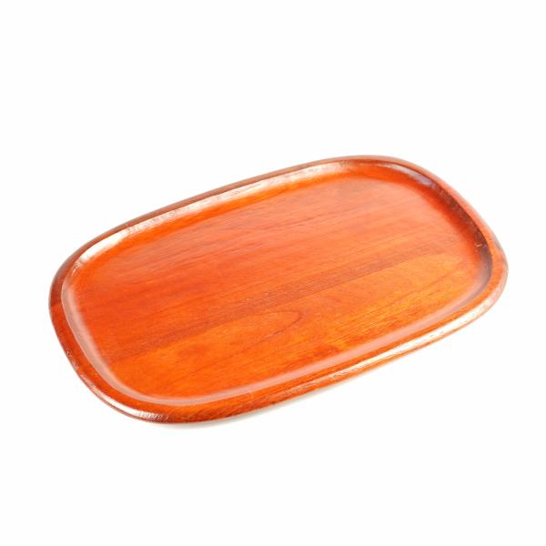 ◆在庫処分につき本格漆器をアウトレット価格で!◆【サイズ・仕様】・サイズ：（約）37cm×24.5cm×2cm・重さ：約250-300g前後・材質：なつめ（天然木）・仕上げ：漆塗り・入数：1点・中国製【商品の特徴】・職人が一点一点仕上げた漆...