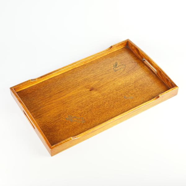◆在庫処分につき本格漆器をアウトレット価格で!◆【サイズ・仕様】・サイズ：（約）48cm×29.5cm×4.5cm・重さ：約600-700g前後・材質：なつめ（天然木）・仕上げ：漆塗り・入数：1点・中国製【商品の特徴】・職人が一点一点仕上げ...