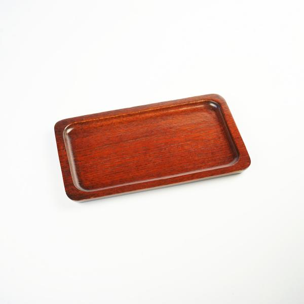 ◆在庫処分につき本格漆器をアウトレット価格で!◆【サイズ・仕様】・サイズ：（約）24cm×14.5cm×2cm・重さ：約150-200g前後・材質：なつめ（天然木）・仕上げ：漆塗り・入数：1点・中国製【商品の特徴】・職人が一点一点仕上げた漆...