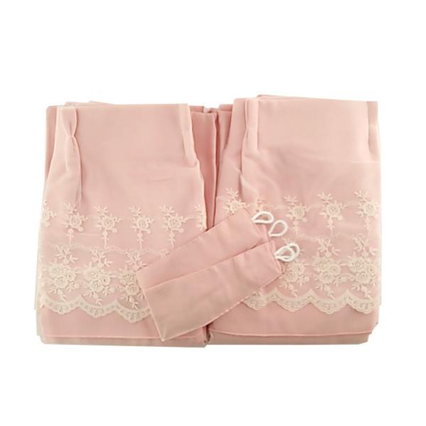 上段のフロントフリルが姫感をアップ。 フェミニンに窓辺を飾ります。バランス的にも使える（上段フリル）の付いた姫系カーテンです。2枚重ねのフリルが上品にワンランク上の窓空間を演出いたします。機能：3級遮光（遮光率99.4%以上） 色：ピンク系...