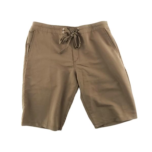水陸両用使えて大活躍☆着回しやすいシンプルなデザインのcalifornia shoreボードショーツ (L) です。 ※ウエスト部ヒモ有 ※両サイドポケット有 ＜洗濯方法＞ 手洗い  色：カーキ 品質：ポリエステル100% サイズ：L 股上...