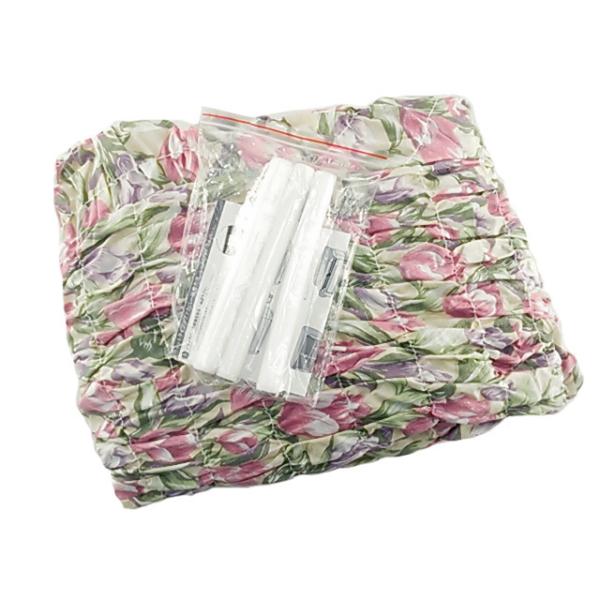 くしゅくしゅ素材が気持ちいいシャーリング製法を採用、伸縮性のあるフィット感と美しいフォルムを両立した 可憐なチューリップ柄ソファーカバー (肘なし 1人掛用)。 立体縫製で製造しているため、傷つきやすい座面・背もたれにもきれいにフィットしま...