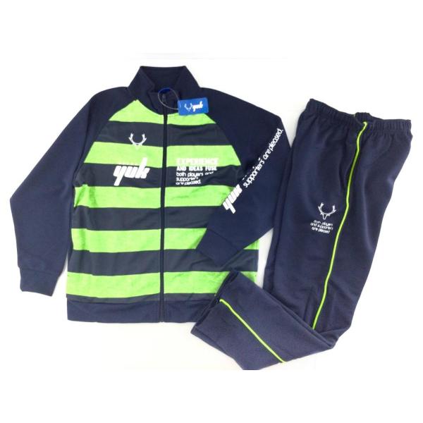 スポーティなボーダー柄がかっこいいポイントのYUK ユック男の子ジャージ上下です。袖口はパイピングゴムになっております。襟はリブ仕様になっています。パンツのデザインはセミブーツカット。パンツウエストはゴム仕様で、内側には調節ヒモ付きです。ち...