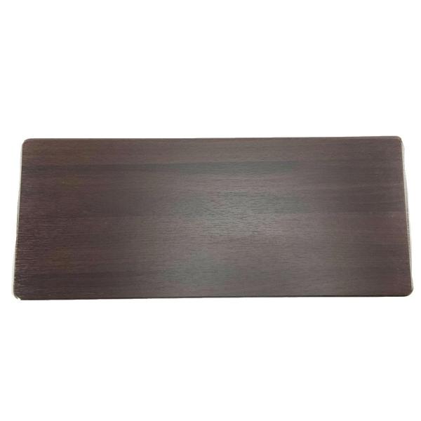 落ち着いた木目調のダークブラウン天板です。家具や棚のリメイク、オリジナルのDIY制作にぴったり。コンパクトなサイズなので、省スペースでも扱いやすく、組み合わせ次第で幅広い用途にお使いいただけます。ダークな木目調で高級感のある仕上がり用途：棚...