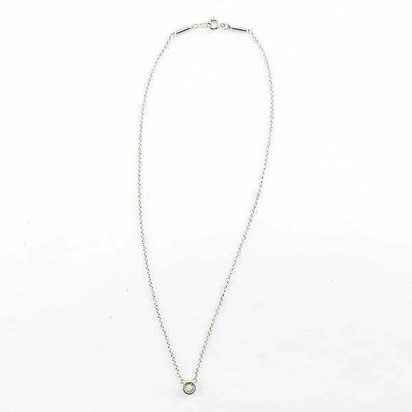 首元から胸元までを上品に演出してくれるシンプルな磁気ネックレスです。大粒のキュービックジルコニアを人気の覆輪留めでセットし、上質な輝きを実現。細やかな輝きが美しいベルサーチェーンが、さらに華やかさを引き立てます。150ミリテスラの磁力で肩の...