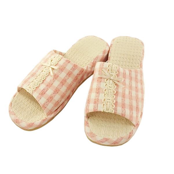 内側と外側のソールの高さを変える事により、開き気味のひざが内側になり、美脚効果を生み出すヒールスリッパ 美脚 (L 24〜25cm)。   ※洗濯不可 色：ピンク 品質：甲部分/綿51% レーヨン35% ポリエステル14% 中敷部分/綿10...