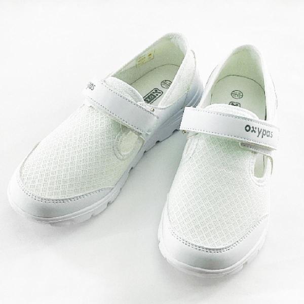 医療現場で活躍するオキシパスのLaureナースシューズです。驚きの約140g！軽量設計で足への負担を軽減し、長時間の立ち仕事や歩行でも快適に過ごせます。通気性に優れたメッシュ素材を使用しており、蒸れにくく爽やかな履き心地を実現します。シンプ...