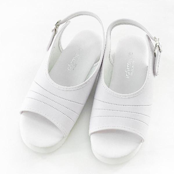 安定感と疲れにくさを追求した、3ラインワイドナースサンダル。シンプルで飽きのこないデザインは、上品さと実用性を兼ね備えています。ワイド設計で足に優しく、長時間の立ち仕事や歩行も快適。医療や介護の現場で働く方にぴったりの、履き心地と機能性に優...