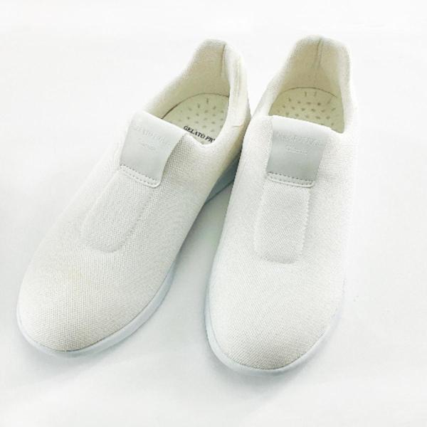 可愛らしさと機能性、そして上品さが融合。ジェラートピケとクラシコのコラボが実現。着脱しやすいスリッホ?ンタイフ?のナースシュース?。歩きやすさと通気性を両立させた、足元を快適に保てるシューズです。色：ホワイト品質：合成繊維サイズ：23.0c...