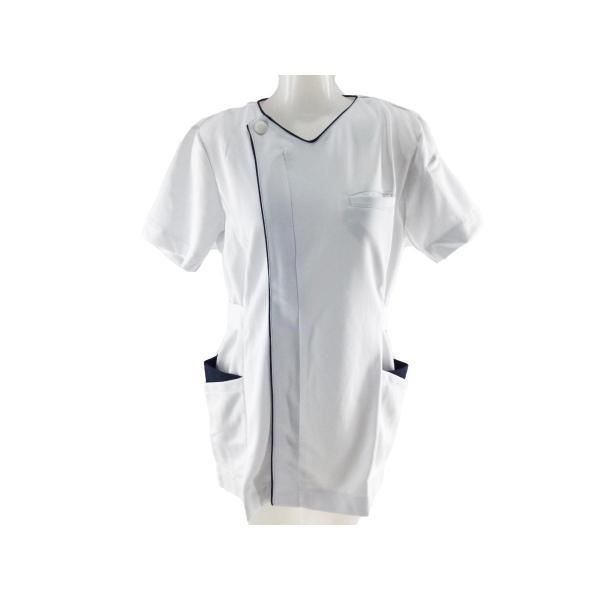 前開き、やわらかパウダーストレッチ素材のスクラブです。 首もとスッキリ&amp;前ファスナーのトレンドタイプスタイリッシュにシルエットをメイクする腰ベルト吸水速乾 抗菌防臭 ユニセックス※左胸ポケット、両腰ポケット(両腰内ポケット)、左肩ペ...