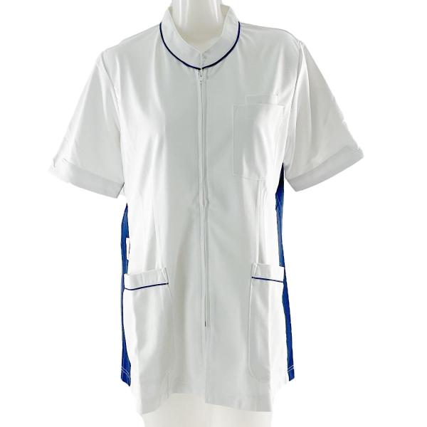 両サイドに施された配色デザインがすっきりとした印象を与え、動きやすいシルエットを実現。軽くて通気性の良い素材を使用しているため、長時間の着用でも快適に過ごせます。胸ポケットと腰ポケット付きで収納力も十分。医療・介護現場で働く方におすすめの一...