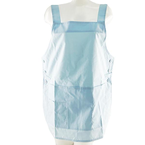 撥水加工が施されたサイド開きショート丈エプロンです。水や汚れを弾きやすく、お仕事や家事の場面で安心して着用できます。サイドボタンで着脱が簡単にでき、動きやすいショート丈デザインが特徴。大きめポケット付きで収納力も抜群です。介護・保育・清掃な...