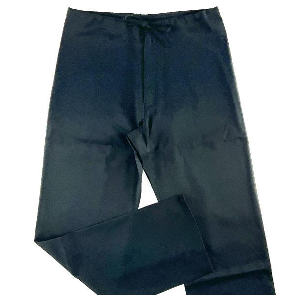 動けるスゴ伸びの軽量素材【ストレッチギャバ】です。肌ざわりがよく、のびのび動けてシワになりにくいため好印象をキープできると好評のストレッチ素材を使用しています。※お手入れ方法：洗濯機OK、ネット使用色：ブラック品質：ポリエステル100%サイ...