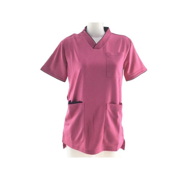 スゴのびで着心地サラッとしたスクラブ(男女兼用)です。清潔感をキープする機能(吸水速乾、防臭、抗菌)を備えています。たくさんのポケット、右脇ループ付で便利です。透け防止　吸水速乾　防臭　抗菌　タテヨコストレッチ　UNIサイズ左胸ポケット、両...