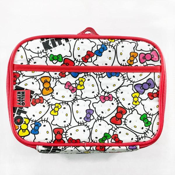 おむつやおしりふき、ミニタオルなどをすっきり収納できる、コンパクトなおむつポーチです。ダブルファスナー仕様で大きく開くため、中身が見やすく出し入れもスムーズ。内側はナイロン素材を使用しており、濡れた物を入れるのにも安心です。スナップ付きの持...