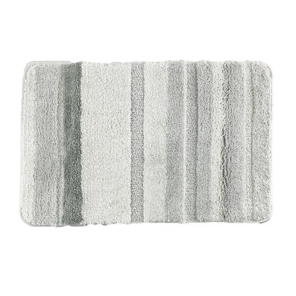 足元に触れた瞬間に水分をすばやく吸収し、いつでも快適な使い心地をキープ。優しい色合いのマルチストライプ柄が、バスルームを明るく上品な印象に仕上げます。裏面にはすべり止め加工を施し、安心してお使いいただけるのも魅力。毎日のバスタイムをより快適...