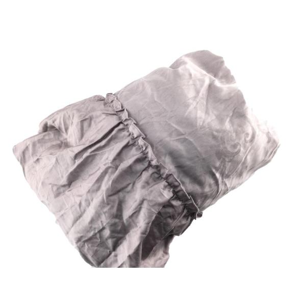 艶やかな綿サテン生地に立体感あるダマスク柄を施した高級感あふれる寝具。フリル付きベッドシーツがマットレスを美しく覆い、寝室を上品に演出します。全周ゴム入り＜洗濯・お手入れ方法＞洗濯機ＯＫ　ネット使用色：ライラックグレー品質：綿100％サイズ...