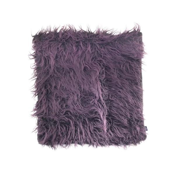 【Disney HOME SERIES】ファークッションカバー 45×45cm パープル。ふわふわのロングファーが贅沢な触り心地を演出する、高級感あふれるクッションカバー。裏面にはミッキーのシルエットがデザインされており、ディズニーファンに...
