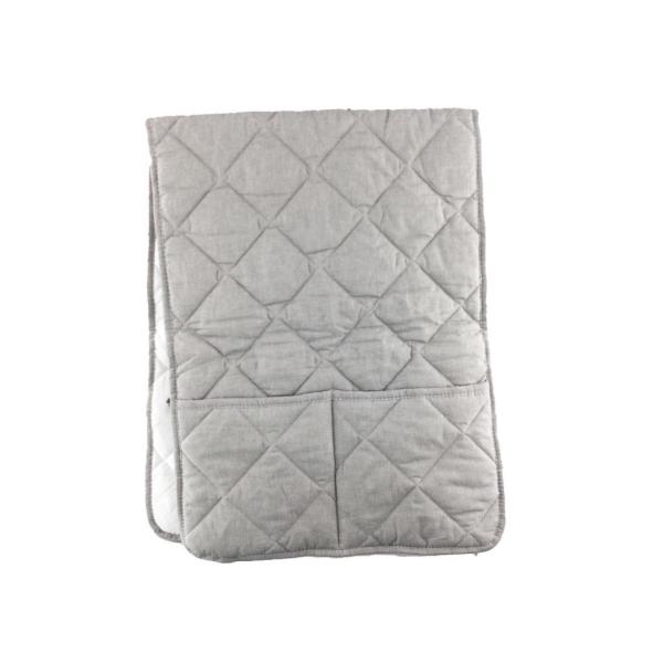 さらりとした肌触りが魅力の麻混素材を使用。インテリアになじみやすい、定番の3色展開でお部屋の雰囲気を引き立てます。吸湿性に優れた綿麻素材で、季節を問わず快適にご使用いただけます。背面には、リモコンや本などを収納できる便利なポケット付き。取り...