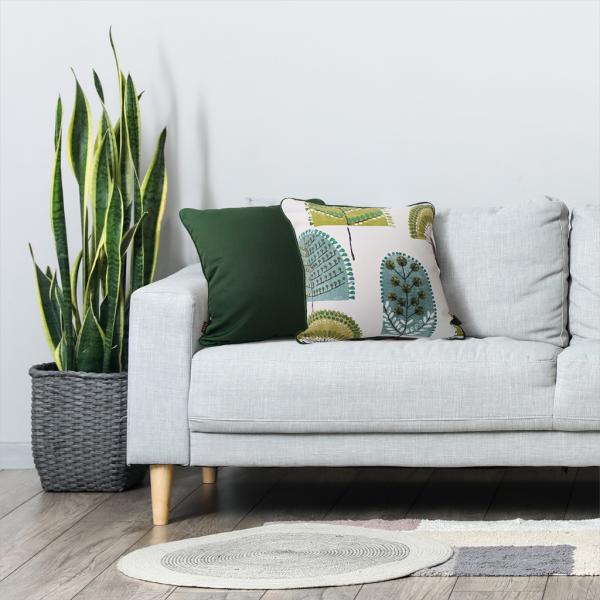 ・イギリス製インポート生地　SCANDI WOOD/スカンジ　ウッド・独特のスカンジナビアスタイルにインスピレーションを得た、ノルディックな木のモチーフは、少しレトロなデザイン。中厚の平織生地に豊かな色合いのプリントが施されています。・片面...