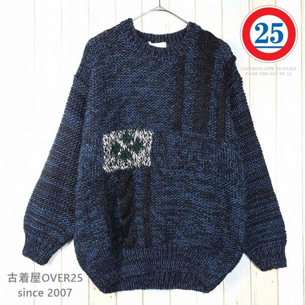 【当店スタッフのオススメポイント】・90年代のオールドスタイルテイストの素敵な１着・人気のミドルゲージのざっくりニットは、冬コーデに◎・ベースには、グリーンネイビーとブラックの２色の糸を使用・アクセントに、ホワイト・グリーン・ブラックを別糸...