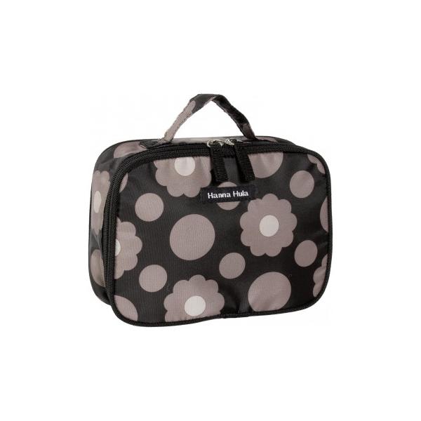 おでかけで必要な枚数のおむつが、すっきり収納できるおむつポーチ♪コンパクトなサイズながら、新生児から一番大きいパンツ型まで対応しています。ふっくらフタが膨らむデザインなので沢山収納することができます。おしりふきやミニタオルも入る便利なポケッ...