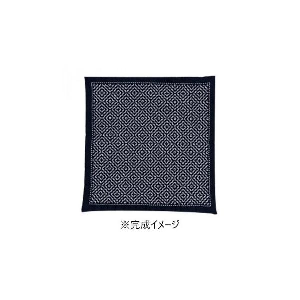 初級者向け。「一目刺し」とは、刺し子の技法のひとつで、一定の針目で縦、横、斜めと同じ方向を順に刺していく技法です。コースターやふきんなど、身近なものから刺し子を取り入れて、日々の暮らしに彩りを添えてみませんか。