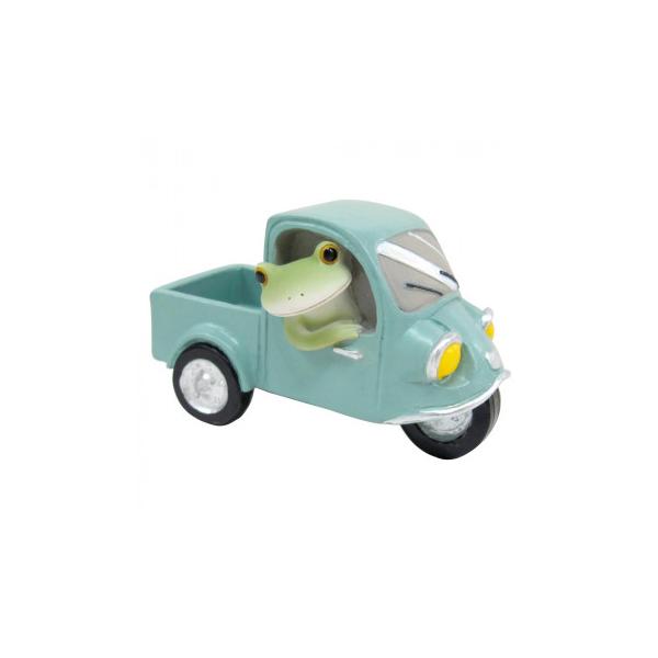 手のひらサイズのキュートなカエルの置物。copeau(コポー)はカエル、コポタロウのシリーズです。