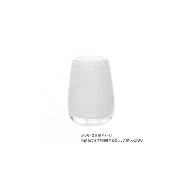 職人によって手作業で作られたガラス花瓶です。1つ1つ形や色などは異なり、生花にもグリーンにもドライにも合わせやすいデザインです。カラフルで可愛くて、思わず誰かにプレゼントしたくなります。