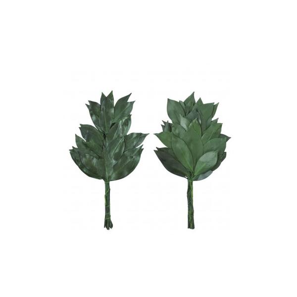 本物の榊にプリザーブド加工を施した「水やり・水換え」不要で飾っていただけるミニサイズのプリザーブド榊です。