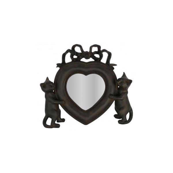 可愛い猫が二匹鏡を支えてくれてます。