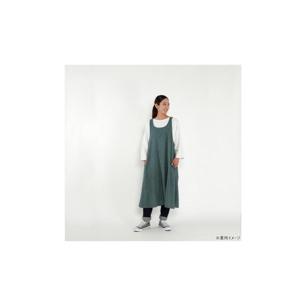 おしゃれなカーキのエプロンです。着けていて、気分が上がること間違いなしの1枚です。