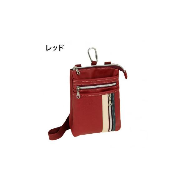 縦に入ったラインがアクセントの合皮ラインシザーシリーズ。スタイリッシュなデザインなのに、驚きの収納力!スマートフォンやタブレット、お財布など小物の持ち歩きにとっても便利!メイン層は小物の仕分けにうれしい2層タイプ!海外旅行時の手荷物入れとし...