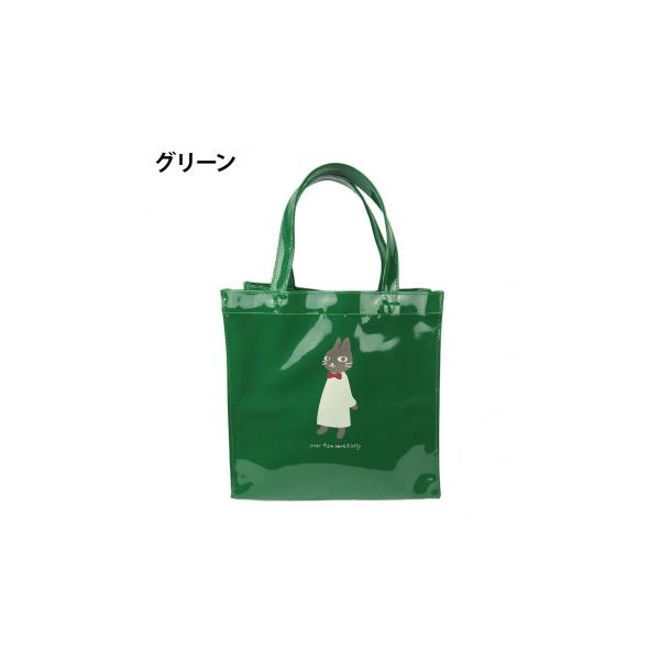 キュートなネコ柄がワンポイントの小さ目なサブバッグです。本体表面はラミネート加工されているので、雨にも強くお手入れ簡単!開閉部には、ホックが付いているので荷物の飛び出しが防げて、ガバッと開いて片手で荷物の出し入れ楽々です。メインバッグの他に...