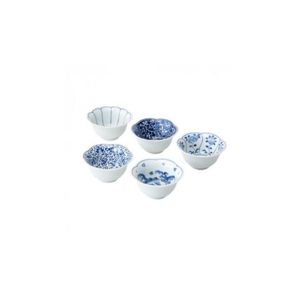 染付で表現された5つの和文様が特徴です。和え物やデザートの小付・ミニボウルにご使用いただけます。