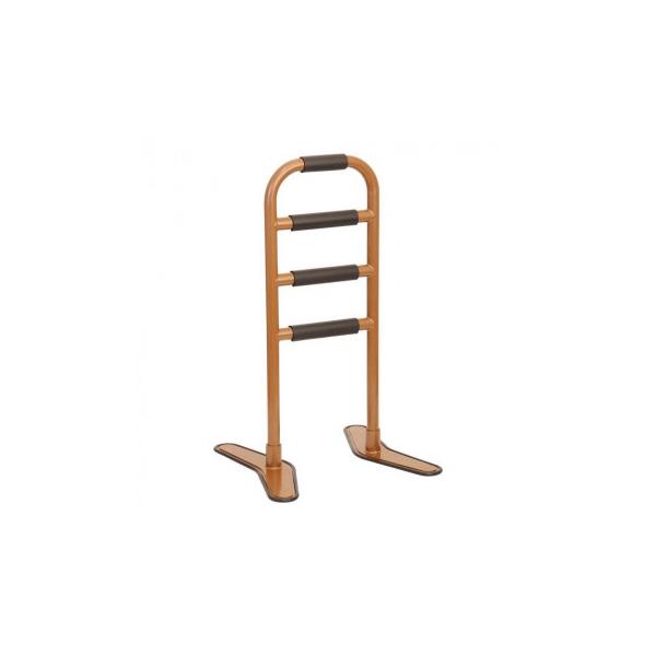 補助手すりは移動させることができるので、玄関や寝室など、いろいろな場所で使用できます。ベースの角度も調節が可能なので、使用シーンによって使い分けができます。グリップはスポンジカバーを使用しているので、握りやすく、滑りにくいです。