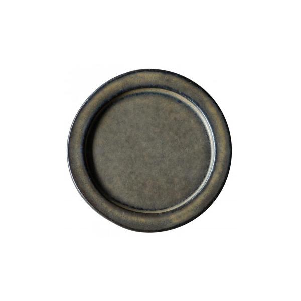 日本の職人が手仕事で作り上げた器、ベニェ。スッキリとしたフォルムがシックで大人っぽい佇まい。質感はつや消しで手触りが良く、優しさとクールな印象を感じられる不思議なデザインです。スモーキーで上品な色使いは珍しく、食卓を新しい世界観で包んでくれます。