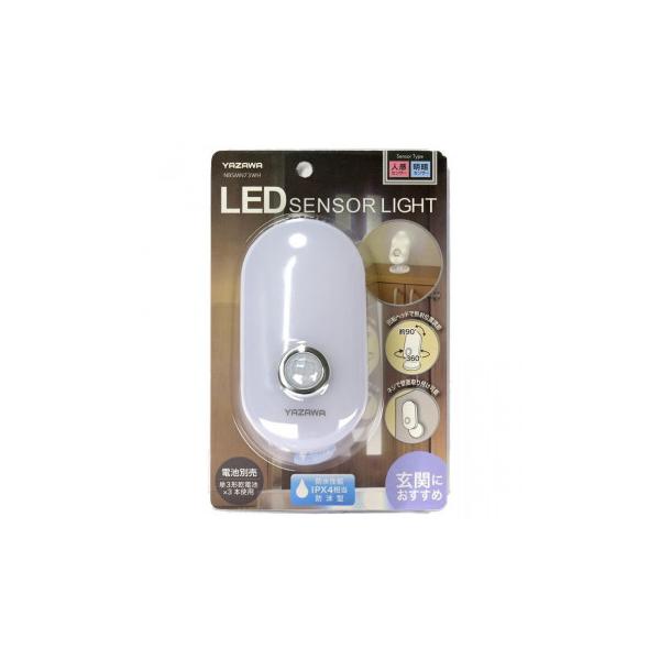 暗い場所でセンサーが人の動きを検知すると自動で点灯します。ヘッドが回転するので、好きな位置に照射可能です。付属のネジで壁面に取り付けて使用可能です。