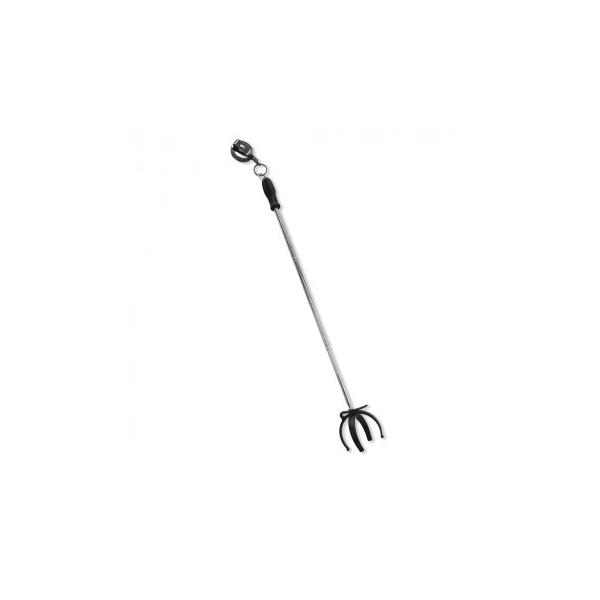 コードリールと伸縮バーで地面のボールを楽に拾えます。