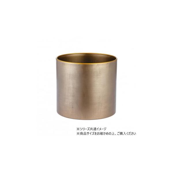 鉄製なのに水漏れしない花器です。シンプルで工業的だけれども、様々な生花やグリーンに合います。