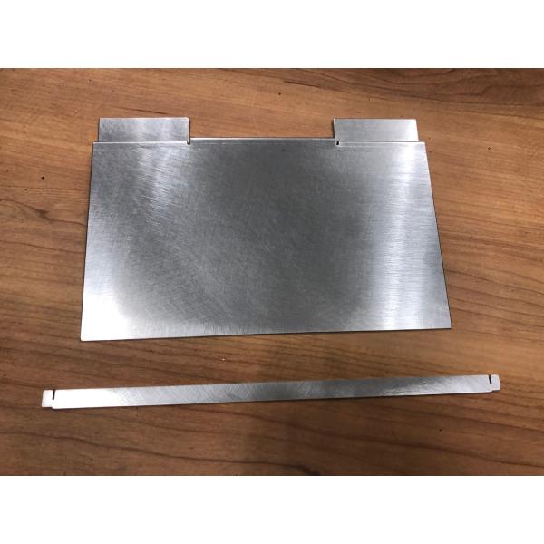 焚火台に薪をくべる時、皆さんはどうしていますか？そこら辺に落ちている枝や炭程度の大きさなら問題にならないかもしれませんが、36cmの長さの薪を入れるとなると、奥行きが足らないんですよね。取り外し可能な火床だと、重心の関係で前のめりになっちゃ...