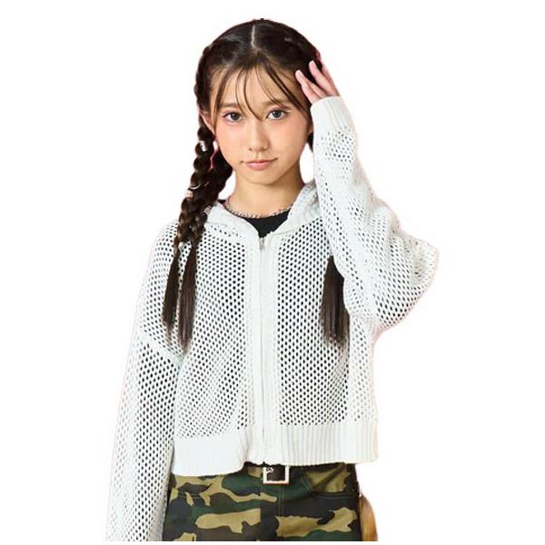 軽やかに羽織れて今っぽく決まるメッシュニット程よい透け感で、季節の変わり目にも活躍する万能アイテム。短めの丈感がスタイルを引き立て、旬なシルエットを演出します。ラメを織り込んだメッシュ素材が涼しげな印象を与えつつ、さりげない華やかさをプラス...