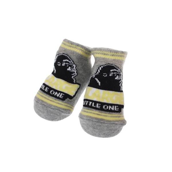 新生児  出産祝いにも斬新なOGゴリラのロゴと配色がキャッチーなベビーソックスです。つま先とはき口のダブルラインで、スポーティなアクセントをプラスしました。足裏にはすべり止めプリントをほどこしているのもポイント。カップつきなので、出産祝いな...