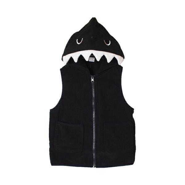 恐竜になりきれるフリースベスト！背中にはトゲがあり、フードは恐竜の顔になってます。歯も付いてるのでフードをかぶらなくても恐竜が見えてかわいいです。全てフリース素材なので暖かいです。ポケット付き、長いシーズン着ていただけるアイテムです。フリー...