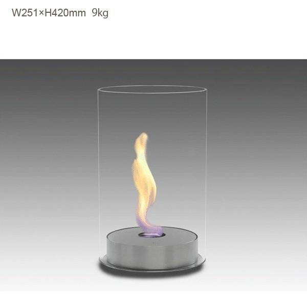 スタイリッシュなデザインが美しいエタノール暖炉。場所を選ばず設置できる置き型タイプは、あらゆるシチュエーションで活躍します。また、薪を用意することなく、いつでも暖かい炎をお届けします。視覚的効果で暖かさを楽しむ他、インテリアとしても人気です...