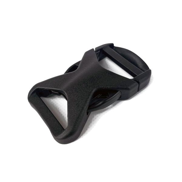 【対応テープ幅】25mm【素 材】ポリアセタール樹脂開閉を要する部分のベルト調節に最適です。サイドリリースタイプ、片側アジャスター（調整）タイプです。多くのアウトドアバッグメーカーが採用している"WOOJIN PLASTIC"のバックルです。