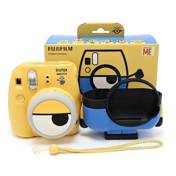 富士フイルム インスタントカメラ チェキ instax mini 8 ミニオン 限定モデル付属品は画像(現物品)のみです。美品/作動は確認済ランク Aあまり使用感も感じられず全体的に状態も良く綺麗です。中古ランクの見方A＝キズ汚れが目立たな...